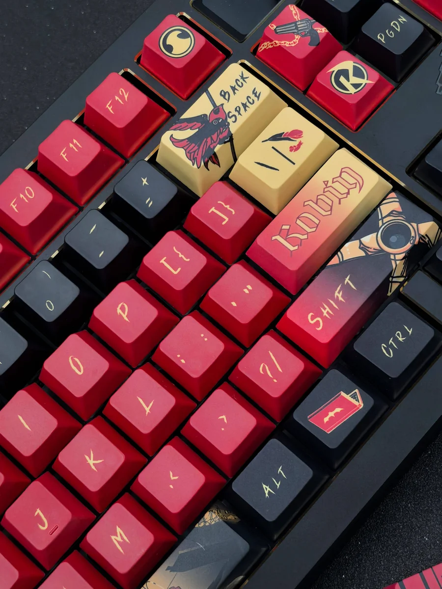 Red Robin Keycap Set | Channel Tim Drake's Vigilante Spirit
